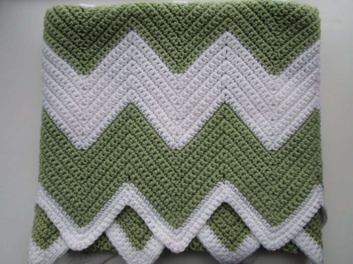 Chevron Crochet Afghan Patterns for Beginner - mycrochetes.com