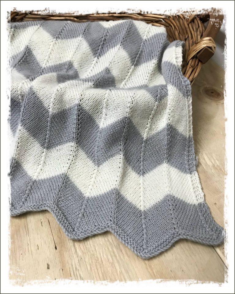 Free Chevron Knitting Pattern for Women - mycrochetes.com