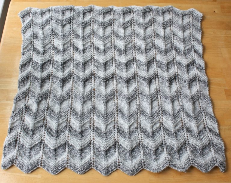 Free Chevron Knitting Pattern for Women - mycrochetes.com
