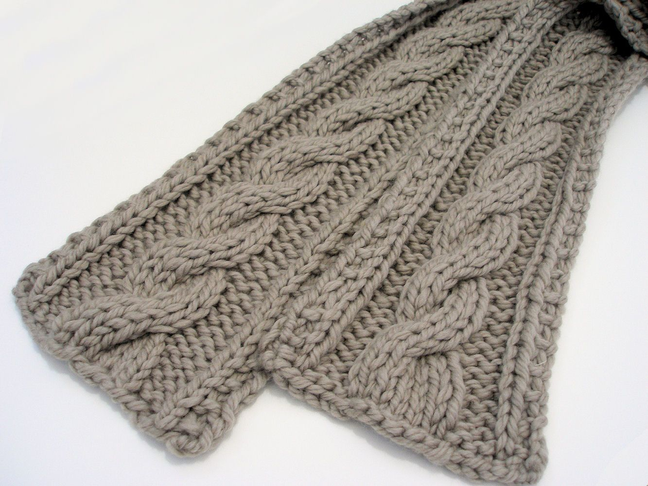 Beautiful Image of Crochet Cable Pattern - mycrochetes.com
