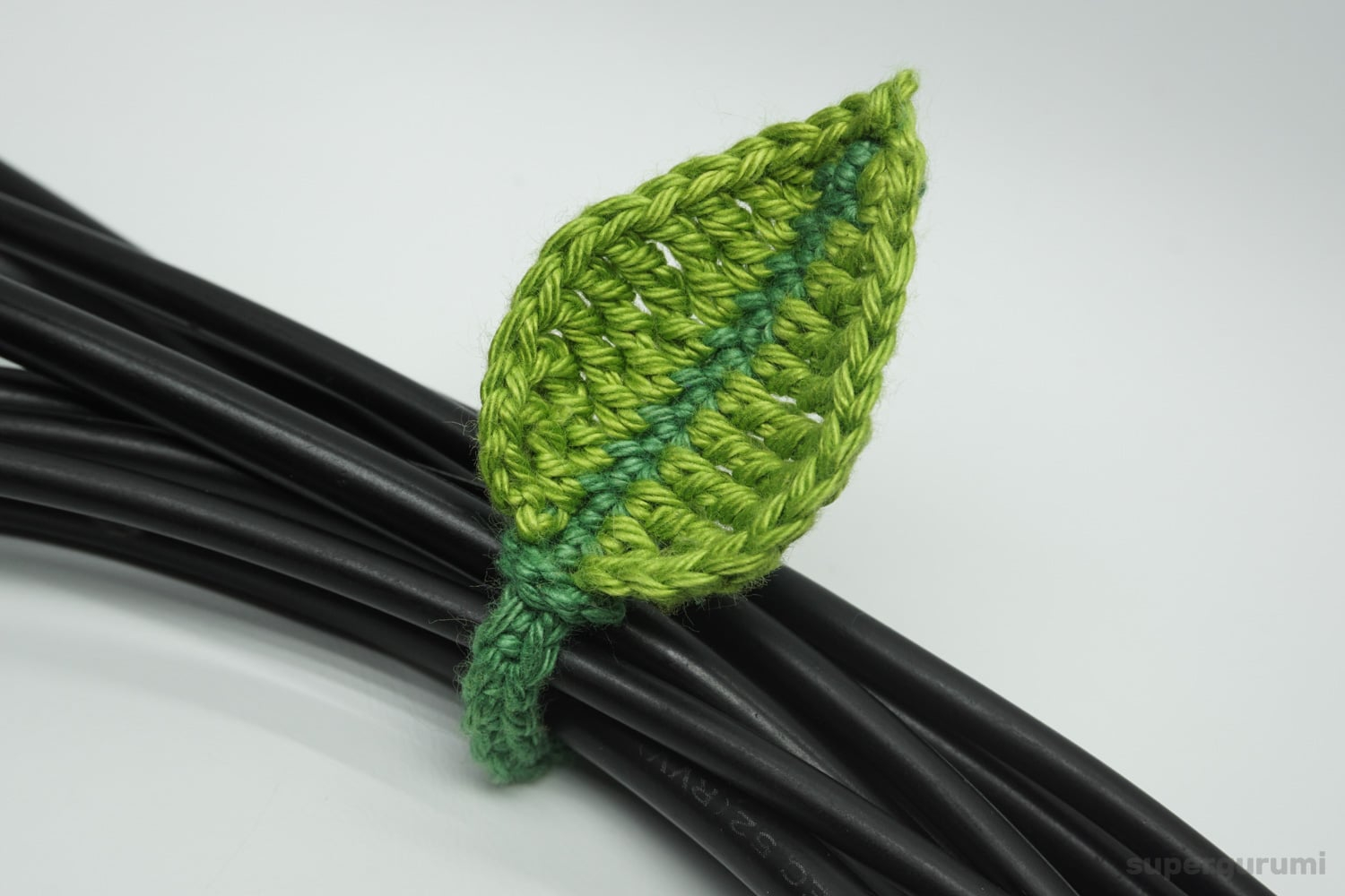 Crochet Leaf Pattern Leaf Cable Tie Crochet Pattern Supergurumi ...