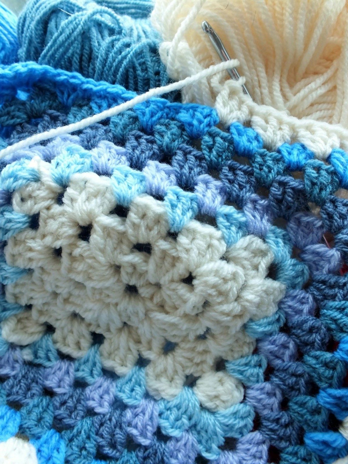 Easy Ways to Join Crochet Squares Together Projects Using Crocheted ...