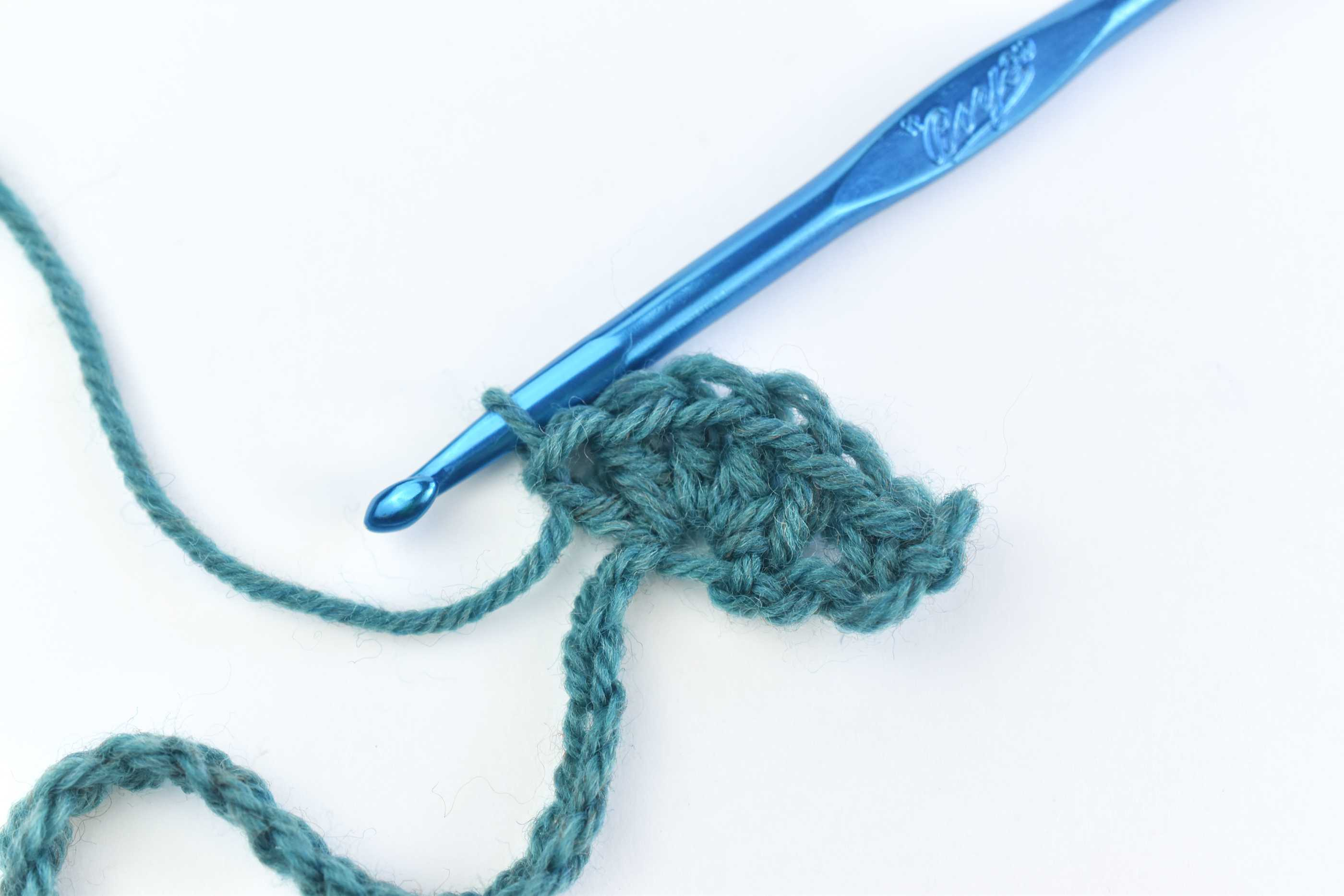 How to Make a Crochet Shell Pattern How To Crochet Shell Stitch ...